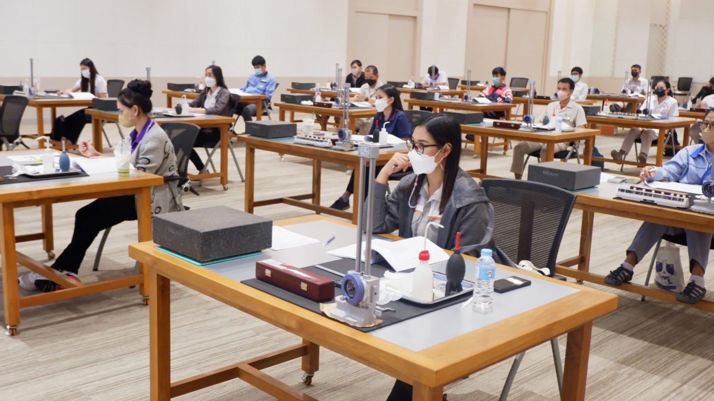 SIMTEC จัดฝึกอบรมหลักสูตร การสอบเทียบไมโครมิเตอร์ เวอร์เนียคาลิปเปอร์ และไฮเกจ ด้วยเกจบล็อก ตาม ...