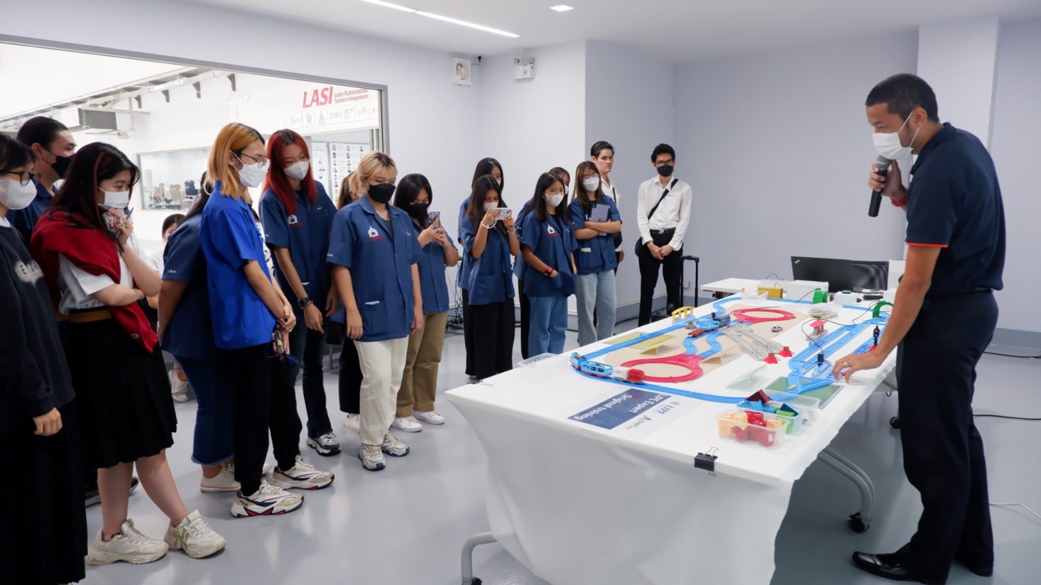 คณะอาจารย์และนักศึกษา คณะบริหารธุรกิจ สถาบันเทคโนโลยีไทย-ญี่ปุ่นเข้าศึกษาดูงาน SIMTEC Learning ...